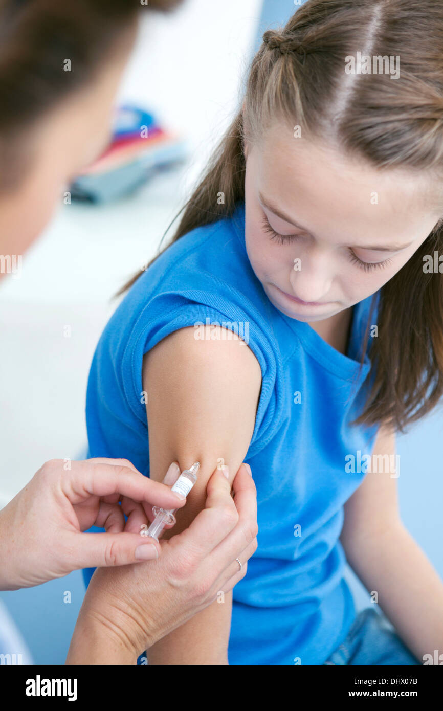 Child injection hi-res stock photography and images - Alamy