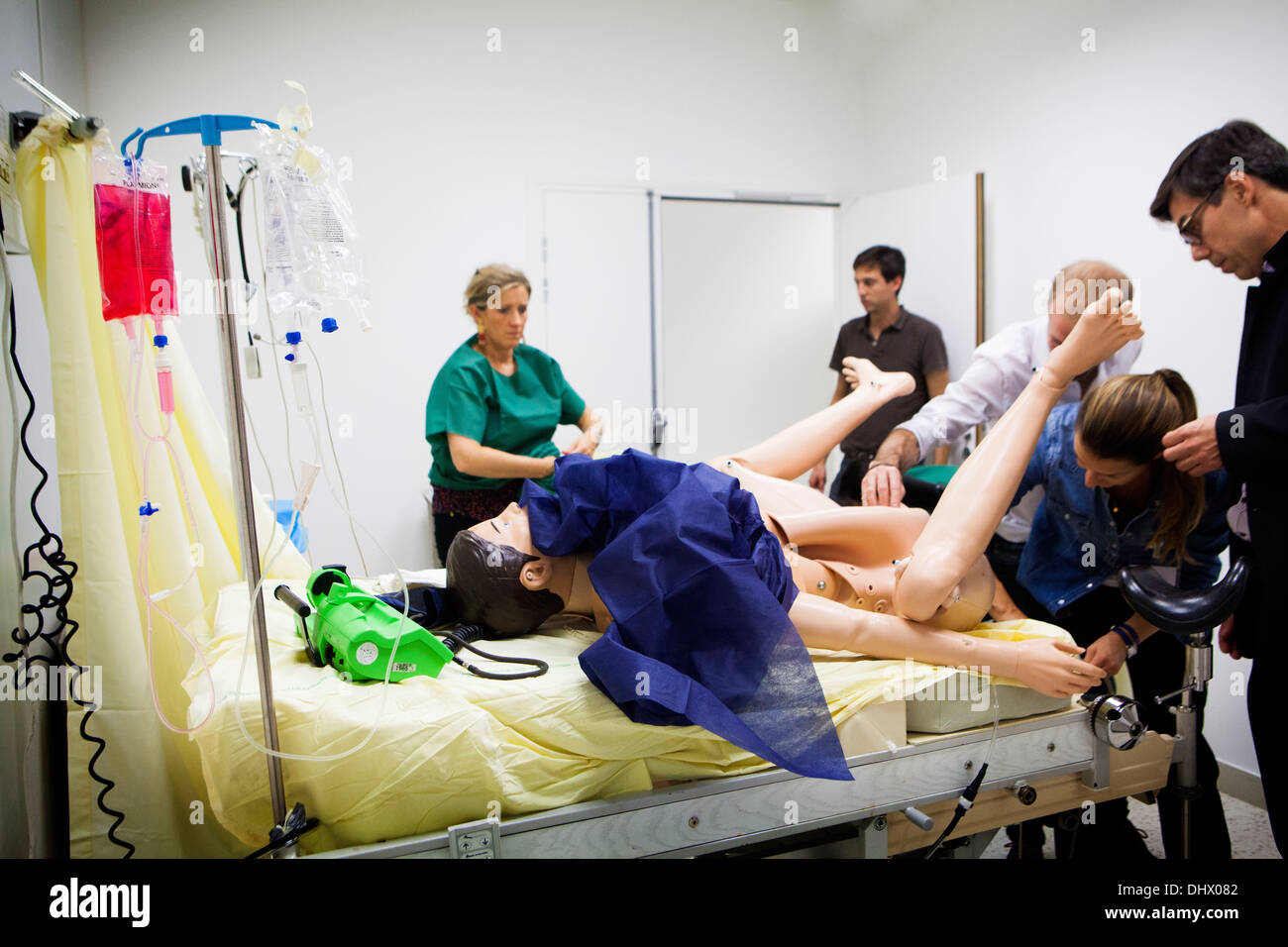 Practice manikins hi-res stock photography and images - Alamy