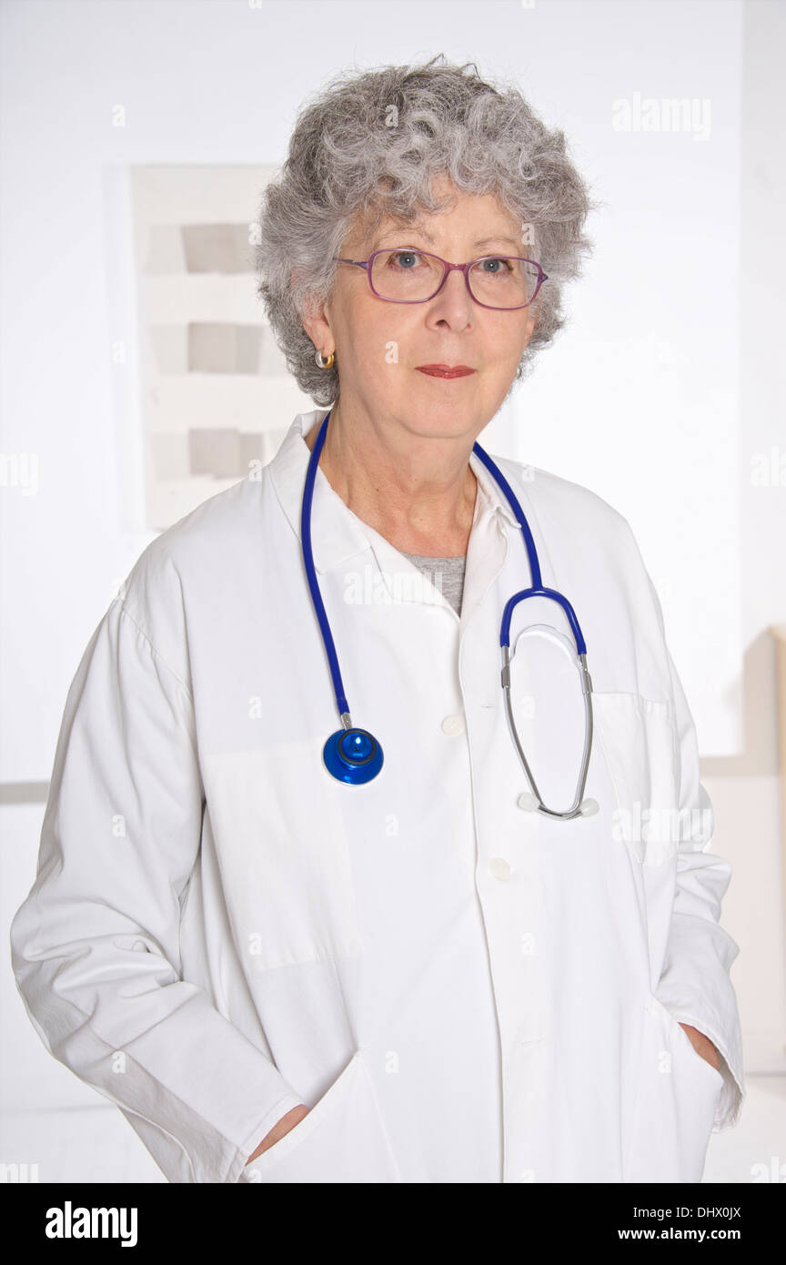 Old portraits of doctors hi-res stock photography and images - Alamy