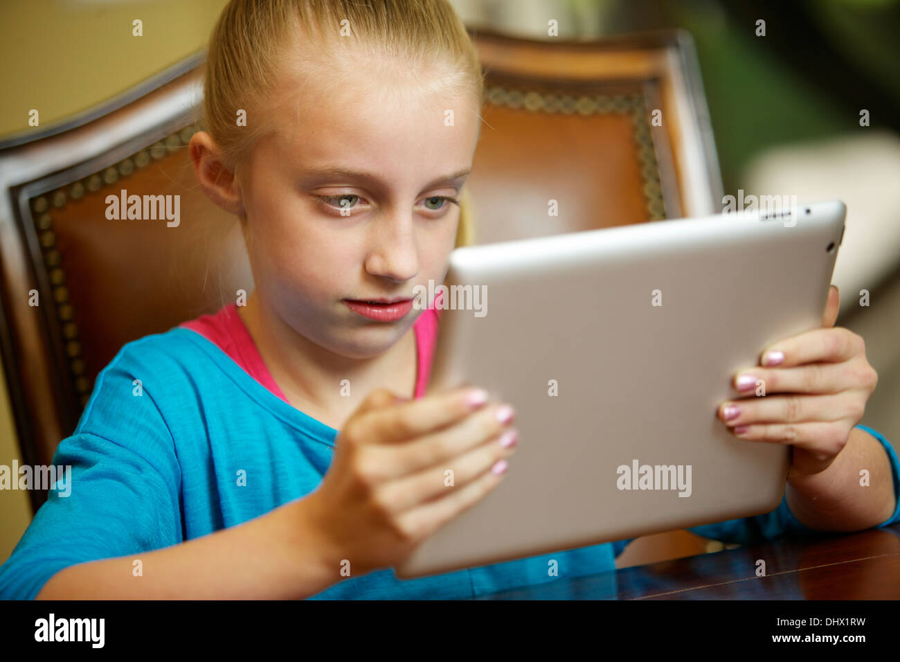 Kids using technology Stock Photo - Alamy