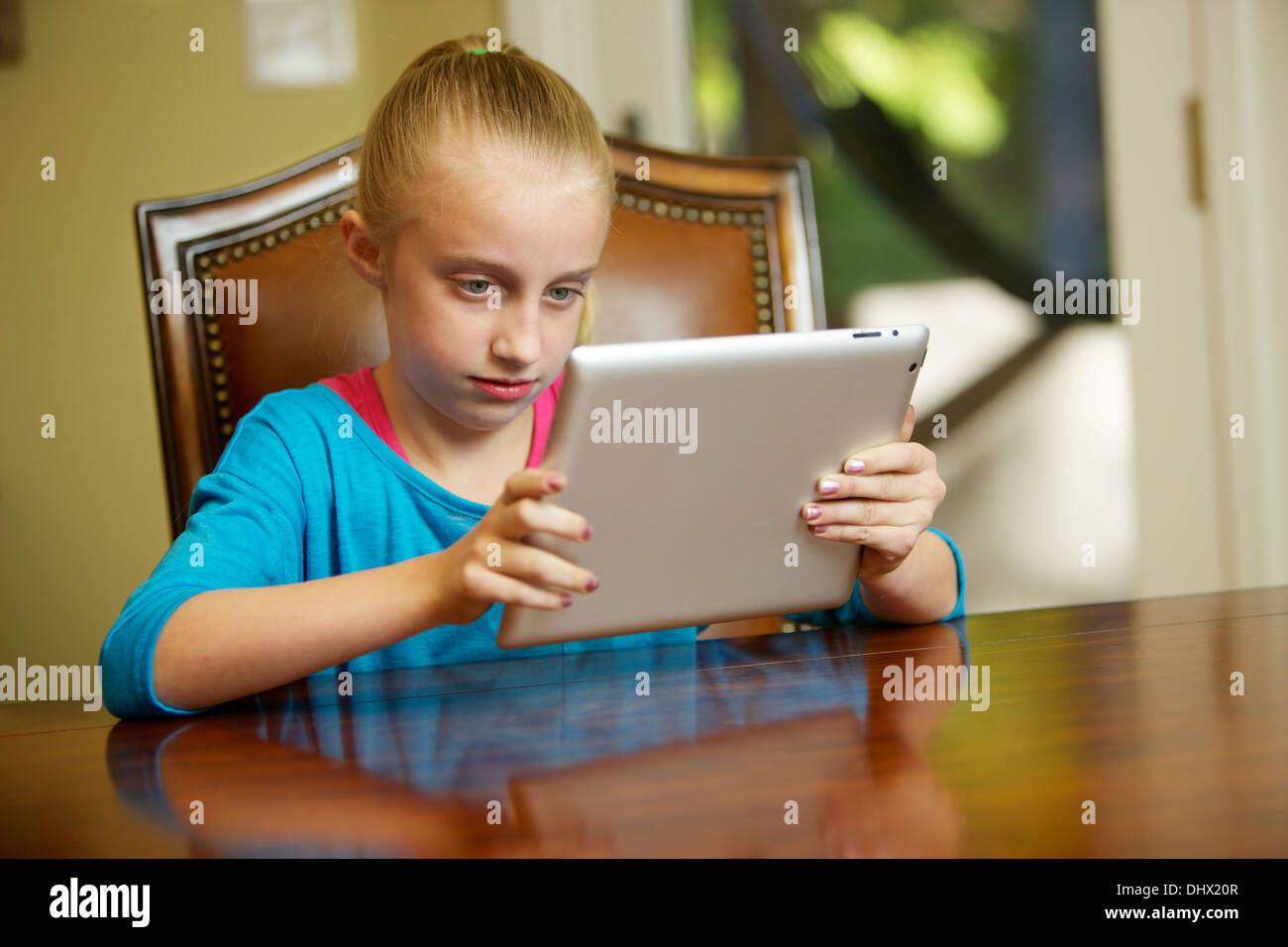 Kids using technology Stock Photo - Alamy