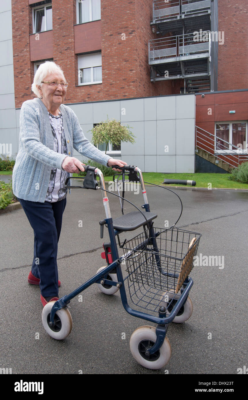 Fall prevention hi-res stock photography and images - Alamy