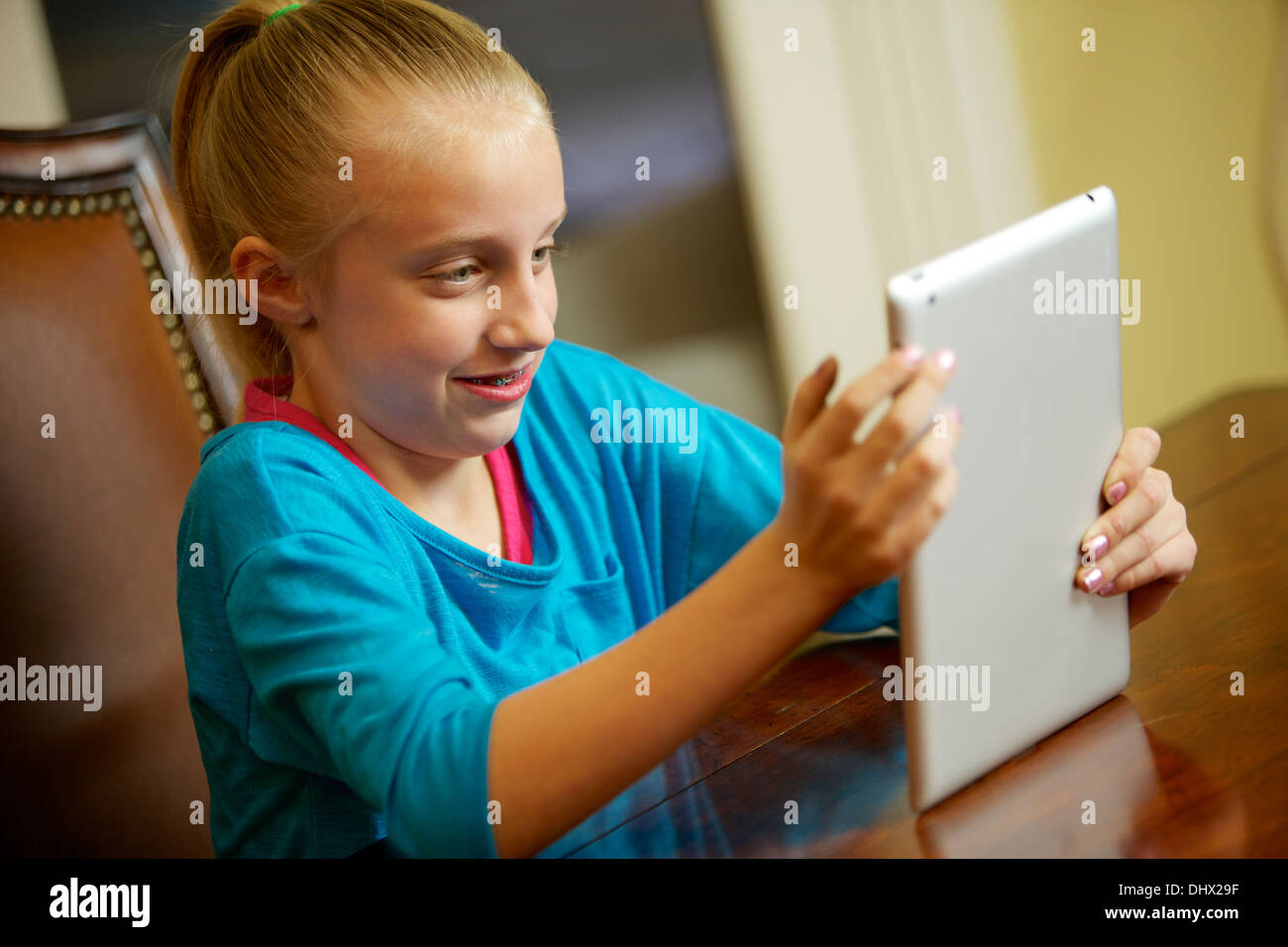 Kids using technology Stock Photo - Alamy