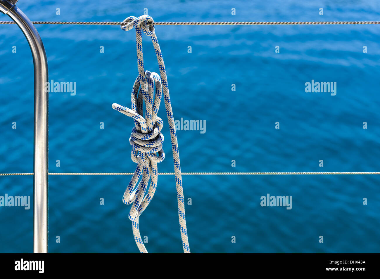 Sheet white hi-res stock photography and images - Alamy