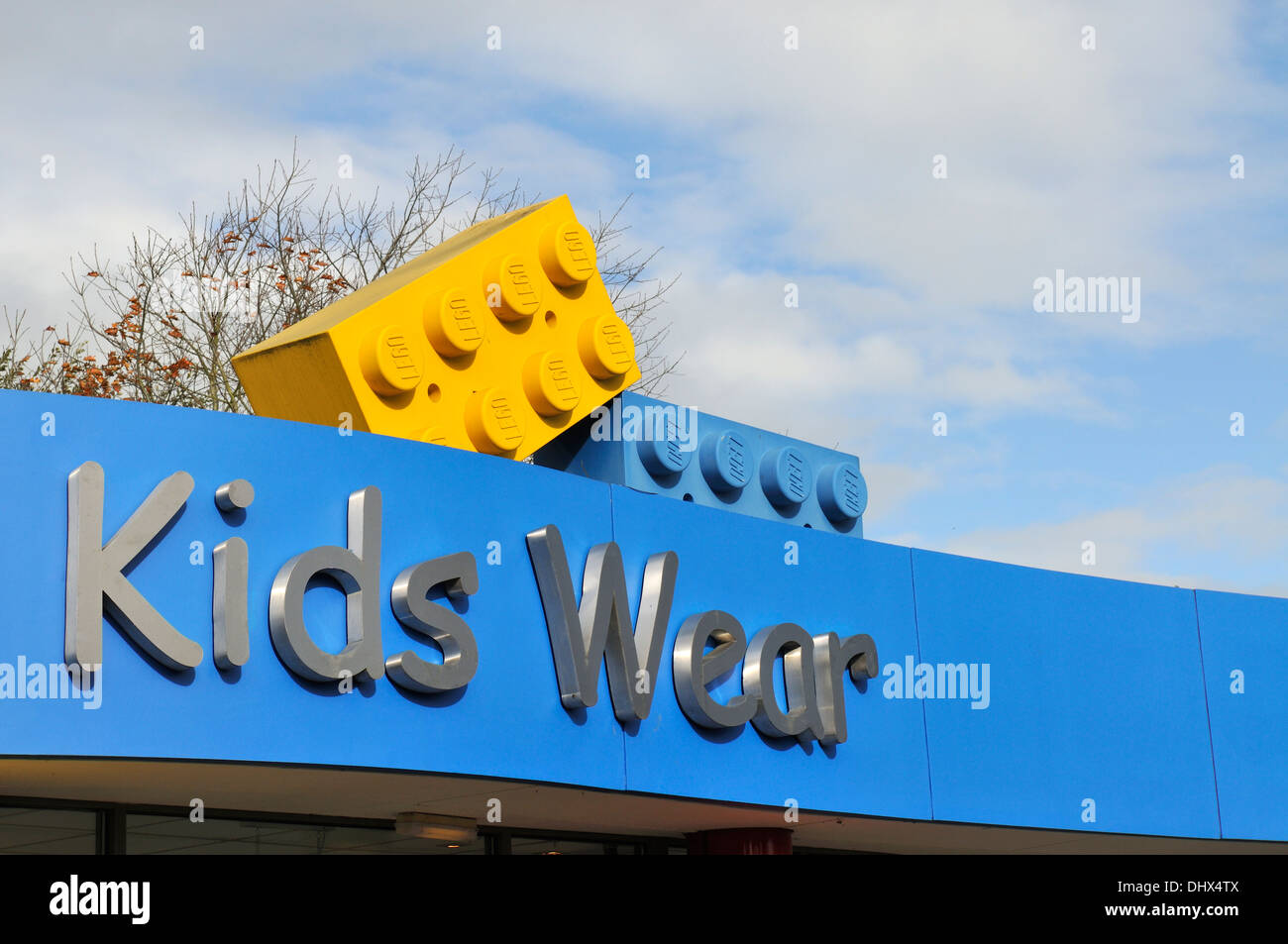 Sign "Kids Wear" at Legoland, Windsor, UK Stock Photo - Alamy