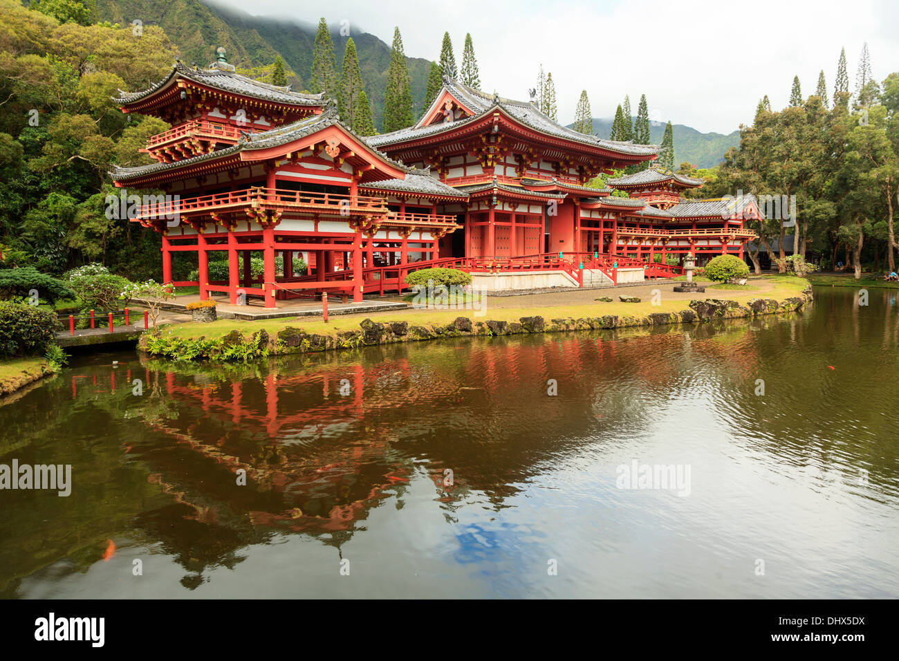Byodo in temple hi-res stock photography and images - Alamy