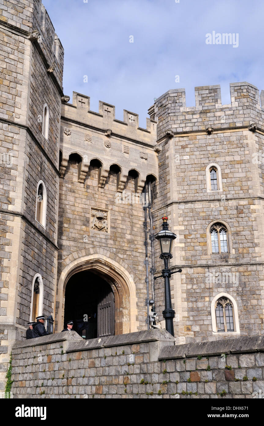 Windsor castle royal borough windsor hi-res stock photography and ...