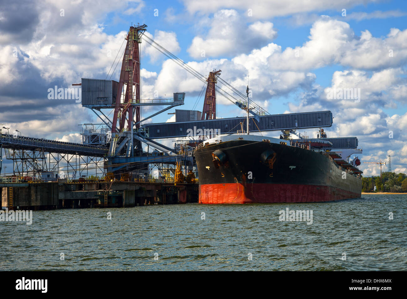 Loading ship conveyor hi-res stock photography and images - Alamy