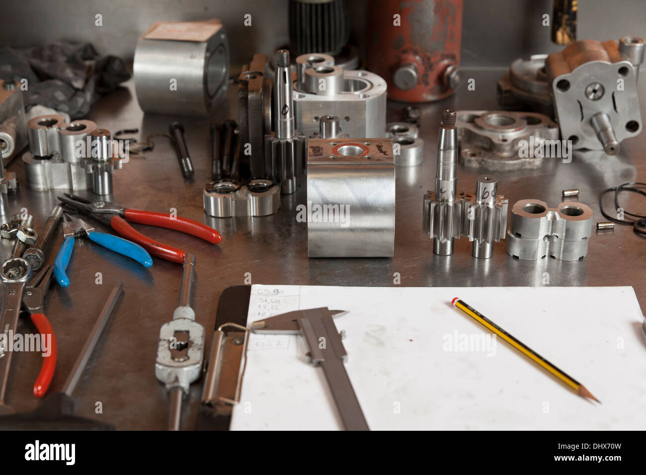 metal parts of hydraulic machines Stock Photo - Alamy