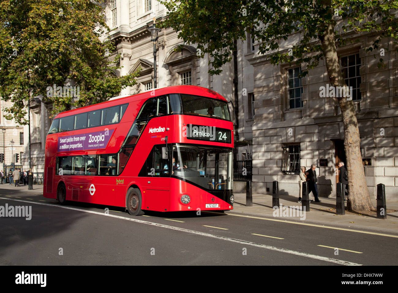 London routemaster bus front hi-res stock photography and images - Alamy