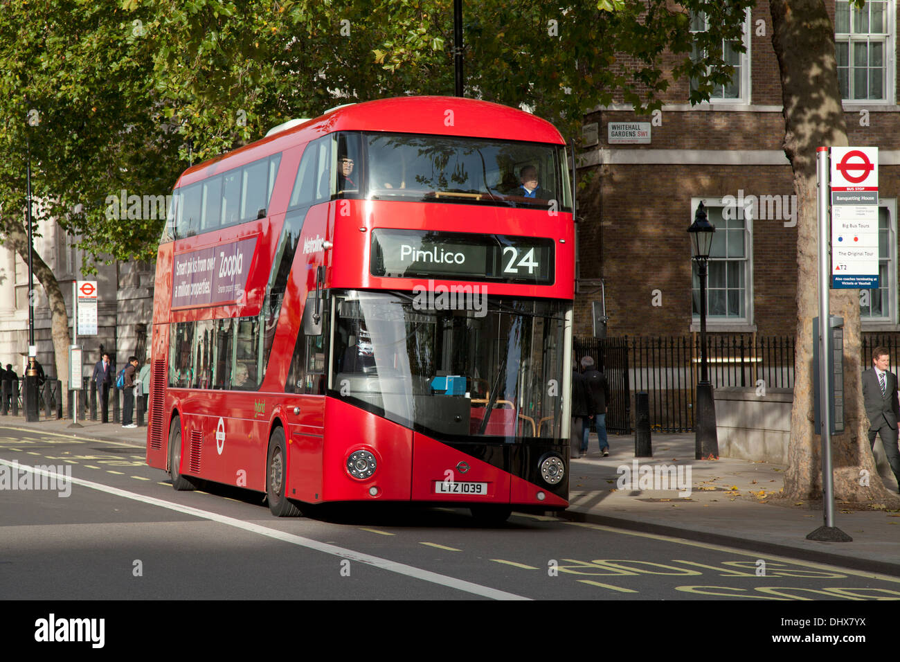 London routemaster bus front hi-res stock photography and images - Alamy