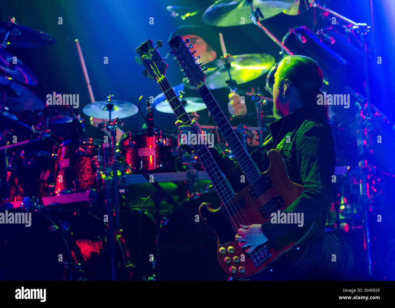 Lee Pomeroy on double necked guitar playing with Steve Hackett on ...