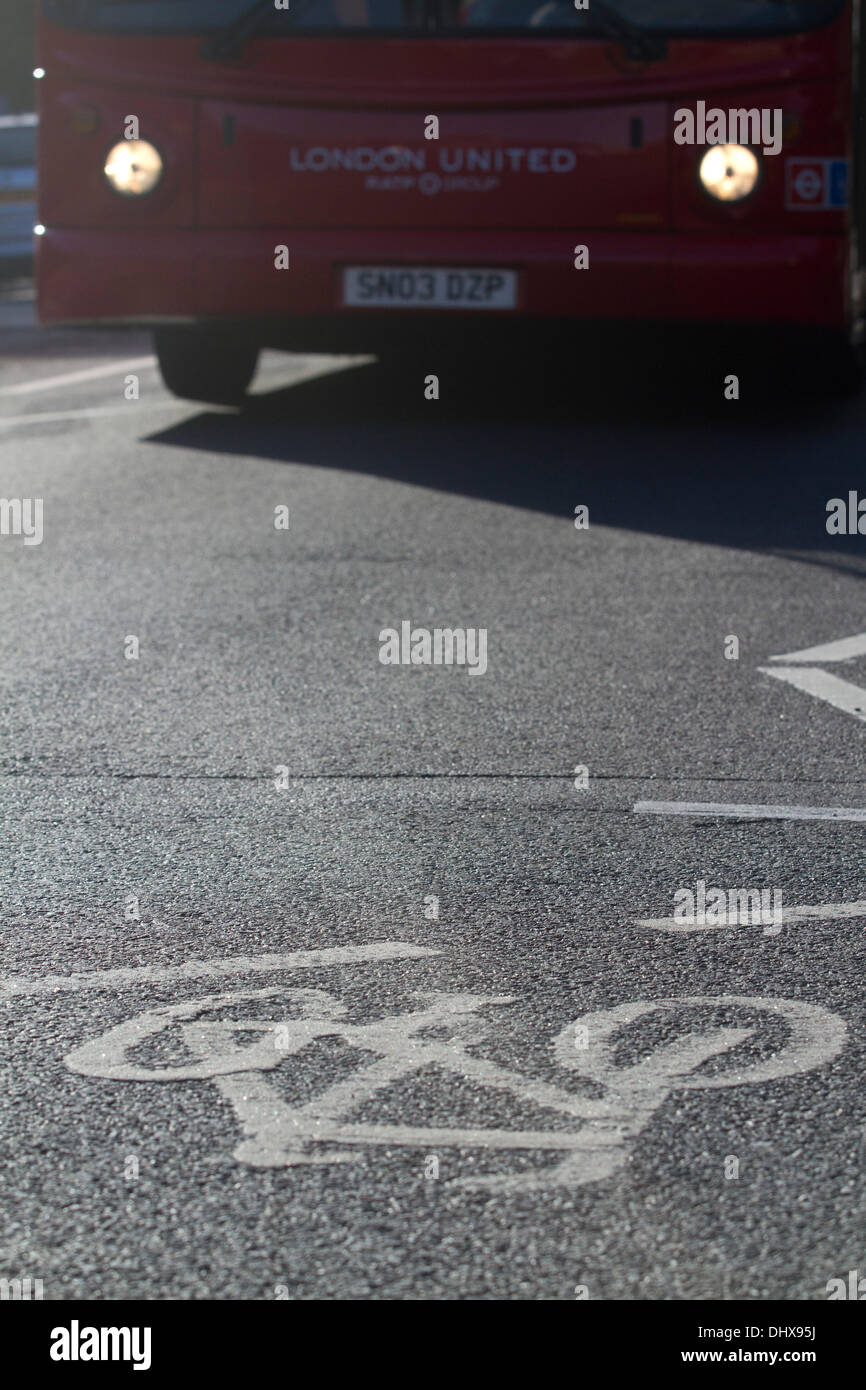 Segregated cycle routes hi-res stock photography and images - Alamy