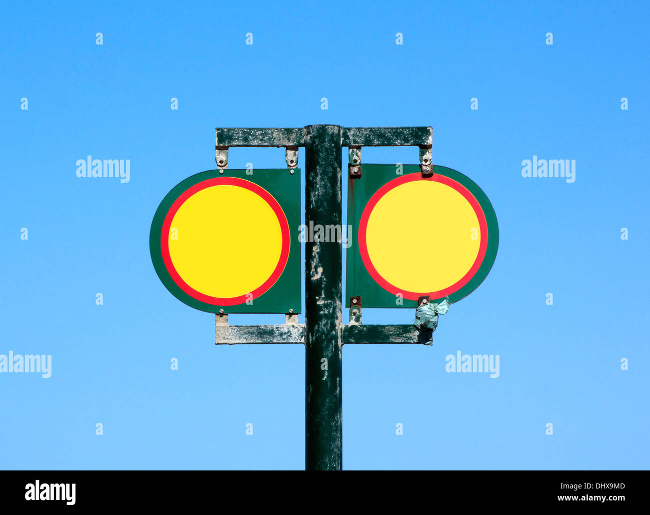 Blank yellow warning signs hi-res stock photography and images - Alamy