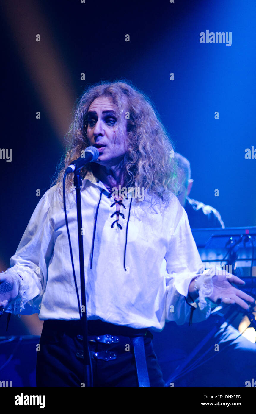 Nad Sylvan playing with Steve Hackett during the Genesis Revisited tour ...