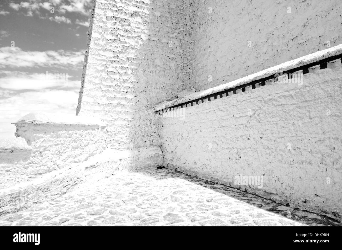 Building black roof walls hi-res stock photography and images - Alamy