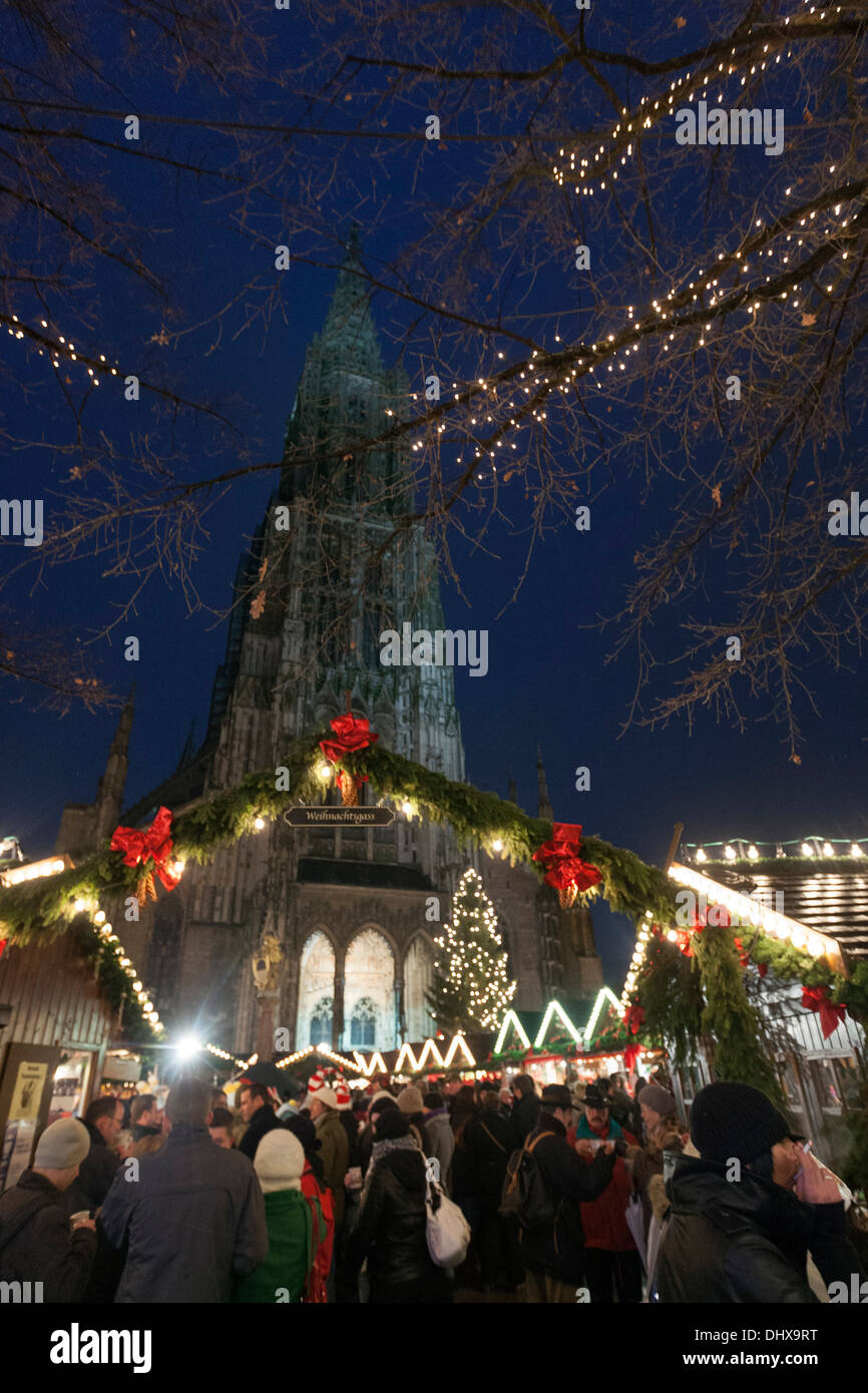 Traditional German Christmas Market on the Münsterplatz square against ...