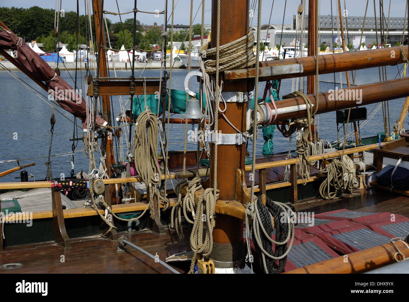 Rigging on a traditional sailing vessel Stock Photo - Alamy