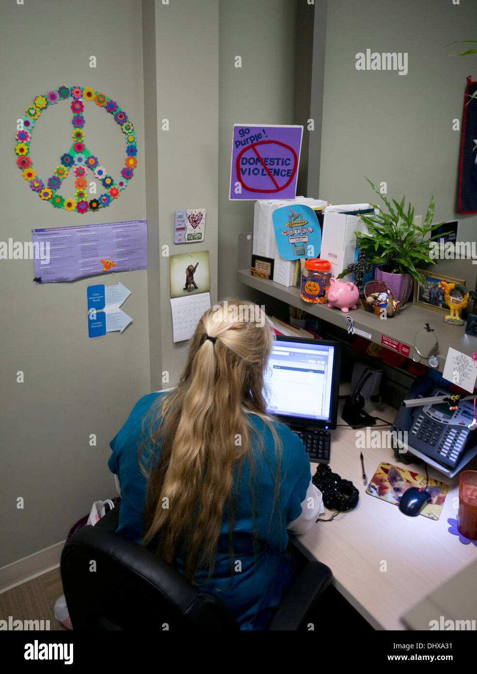 Domestic abuse hotline center hi-res stock photography and images - Alamy