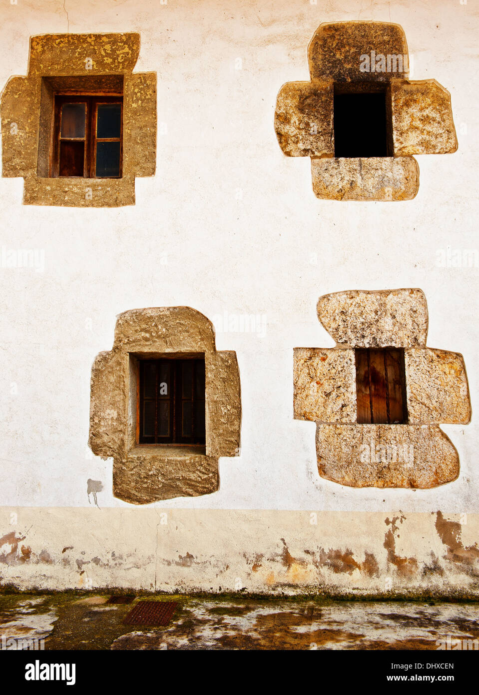 Four windows hi-res stock photography and images - Alamy