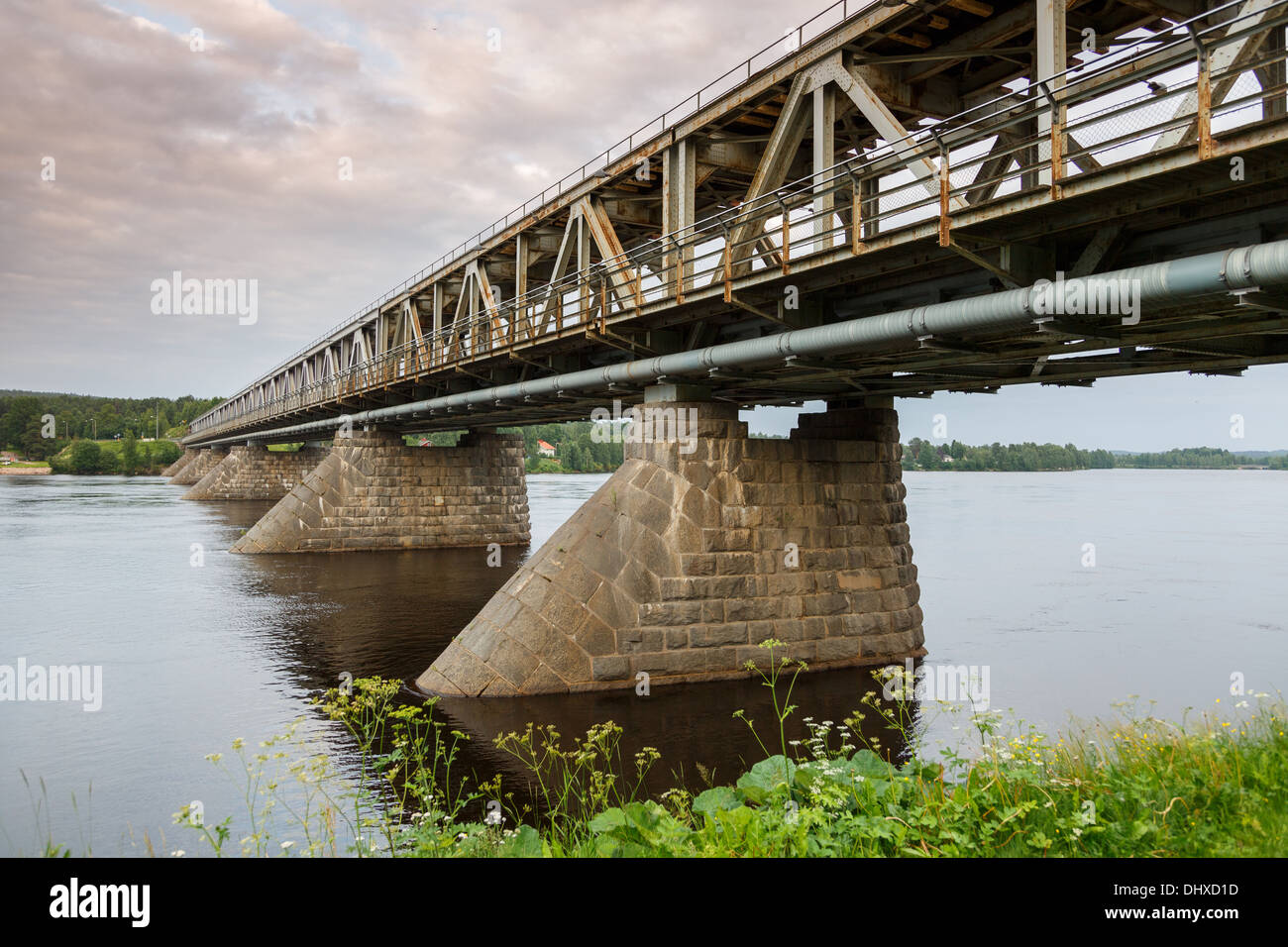 Double deck bridge hi-res stock photography and images - Alamy