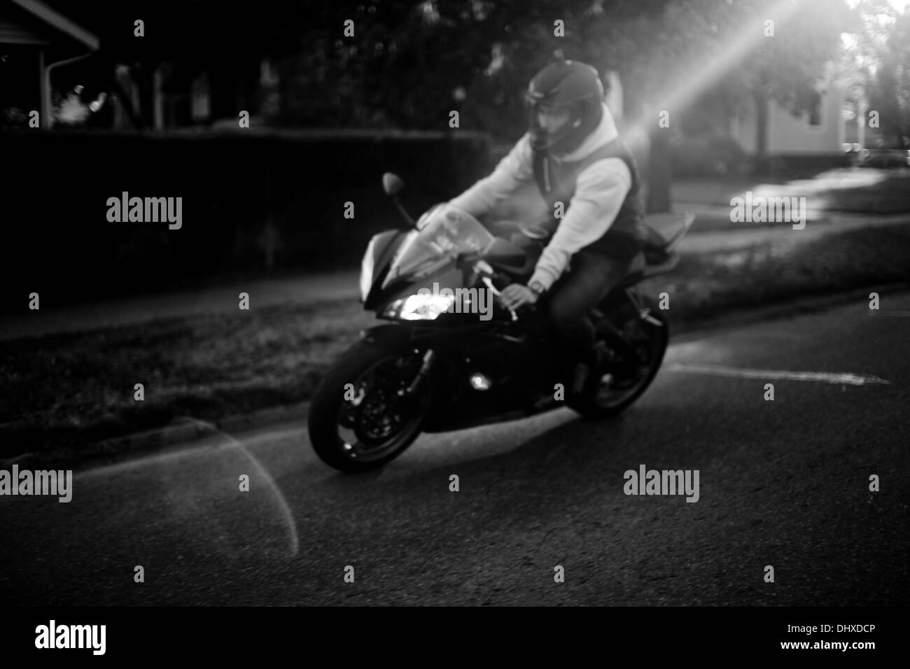 Man riding motorcycle hi-res stock photography and images - Alamy