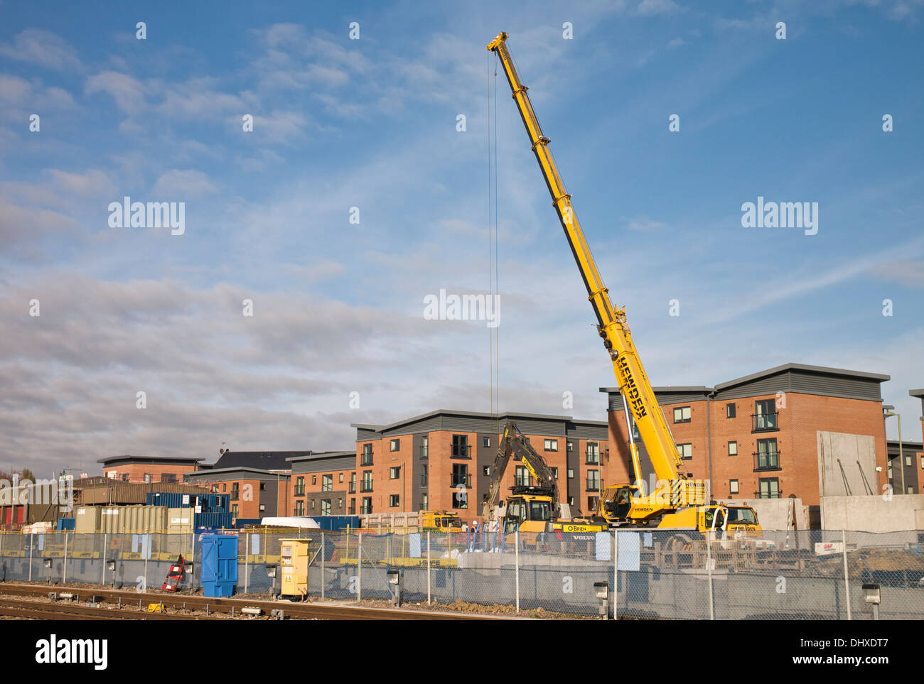 Extended crane hi-res stock photography and images - Alamy