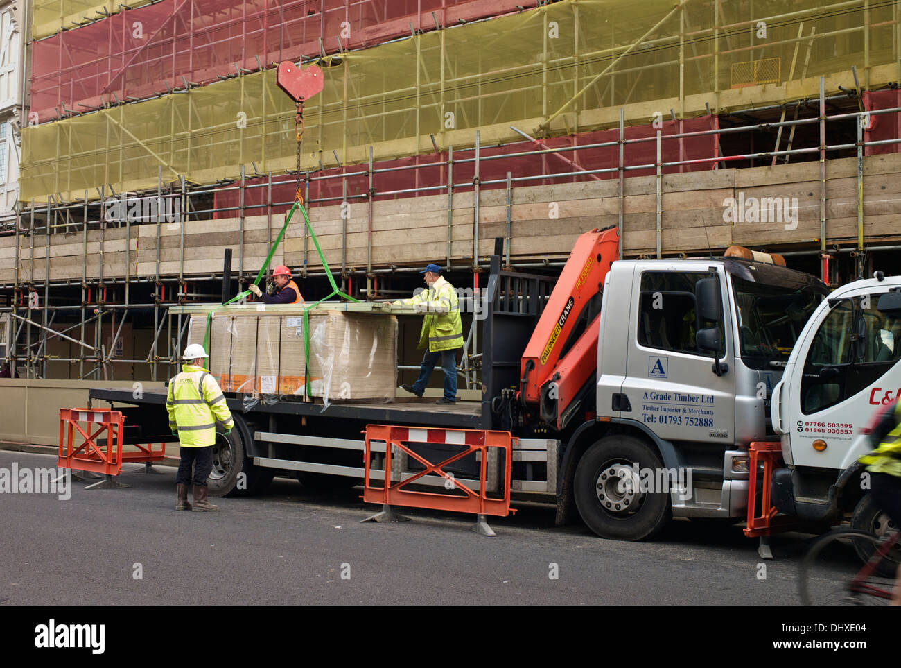 Lorry driver working hi-res stock photography and images - Alamy