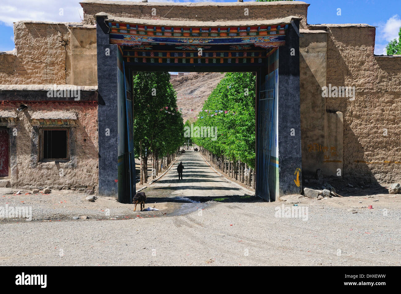Entrance Gyantse Tibet Stock Photo - Alamy