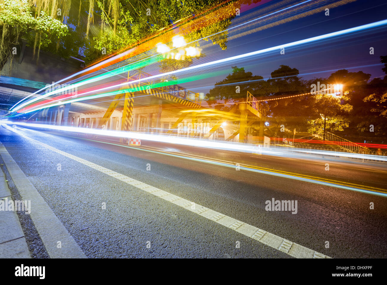City lights hi-res stock photography and images - Alamy