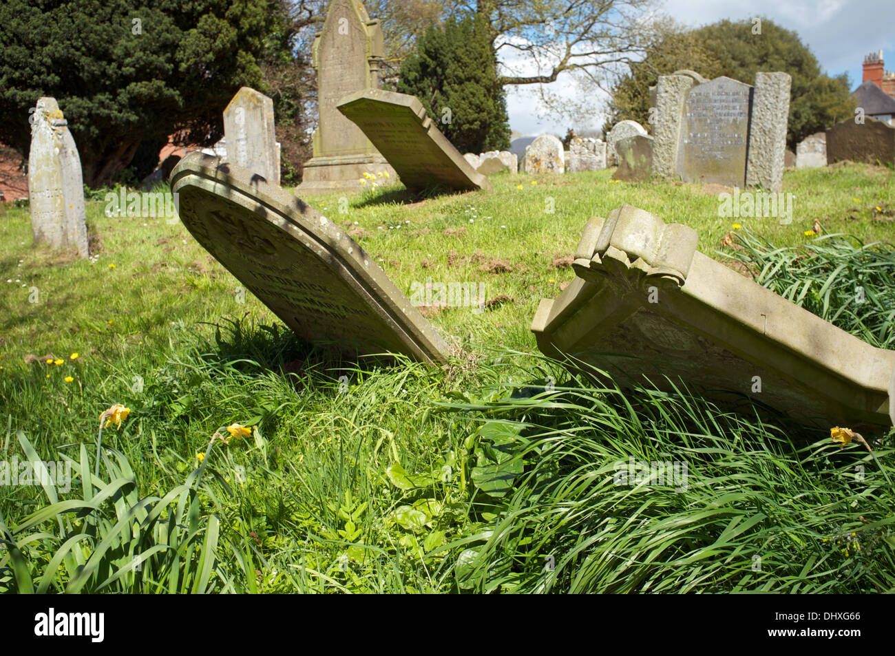 Gravestones uk hi-res stock photography and images - Alamy