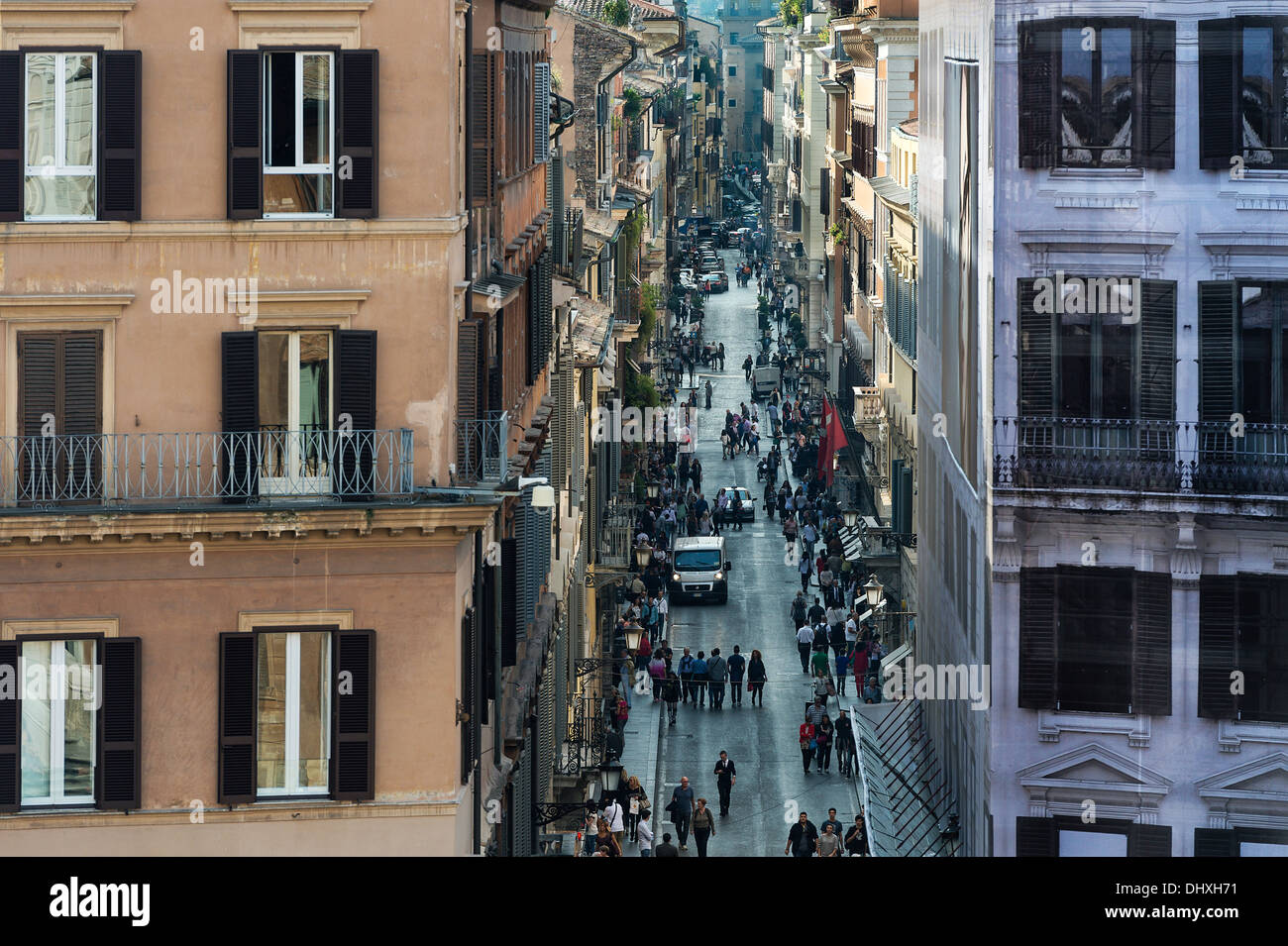 Busy Via del Condotti street, Rome, Italy Stock Photo - Alamy