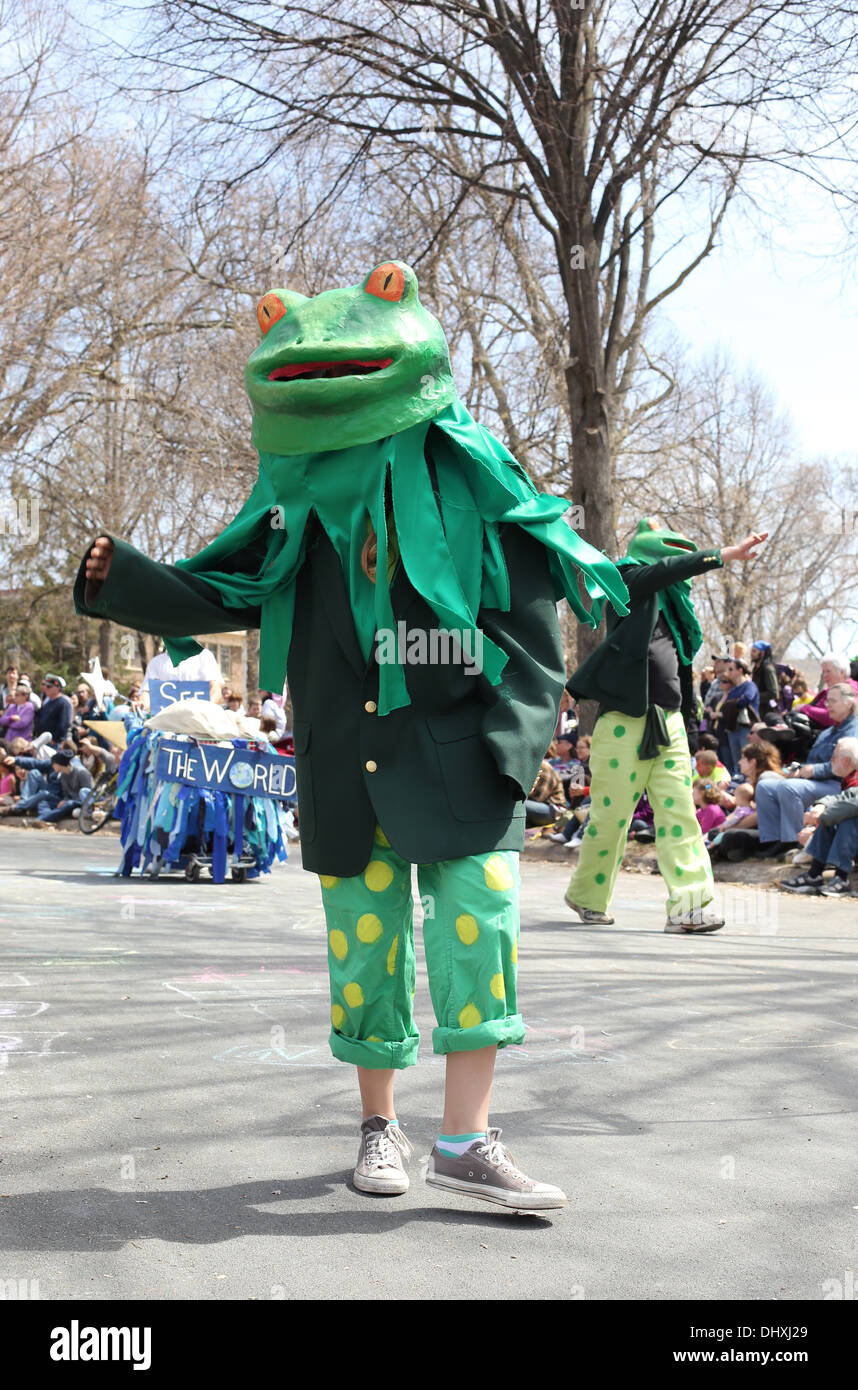 Frog costume hi-res stock photography and images - Alamy