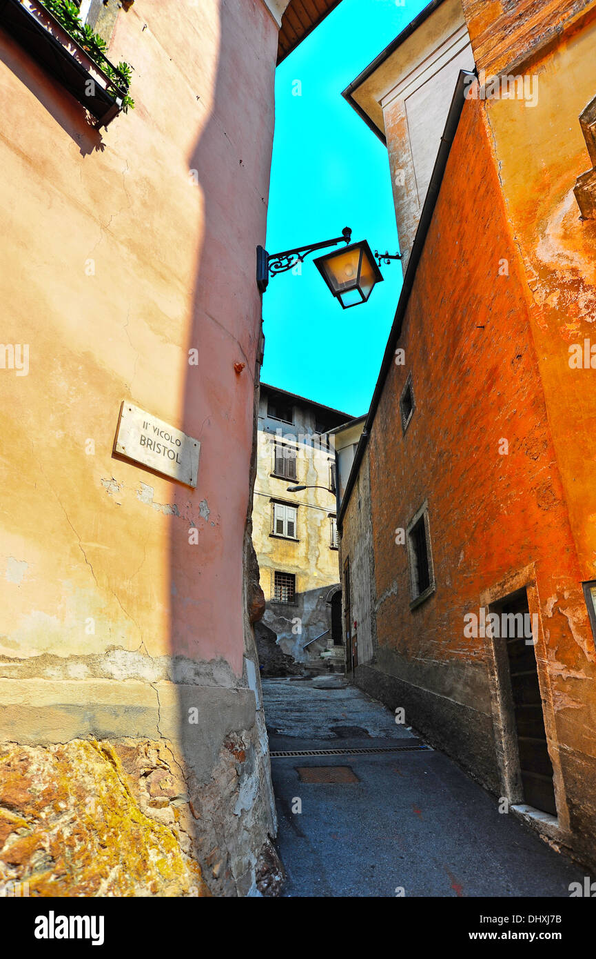 Narrow street slum street hi-res stock photography and images - Alamy