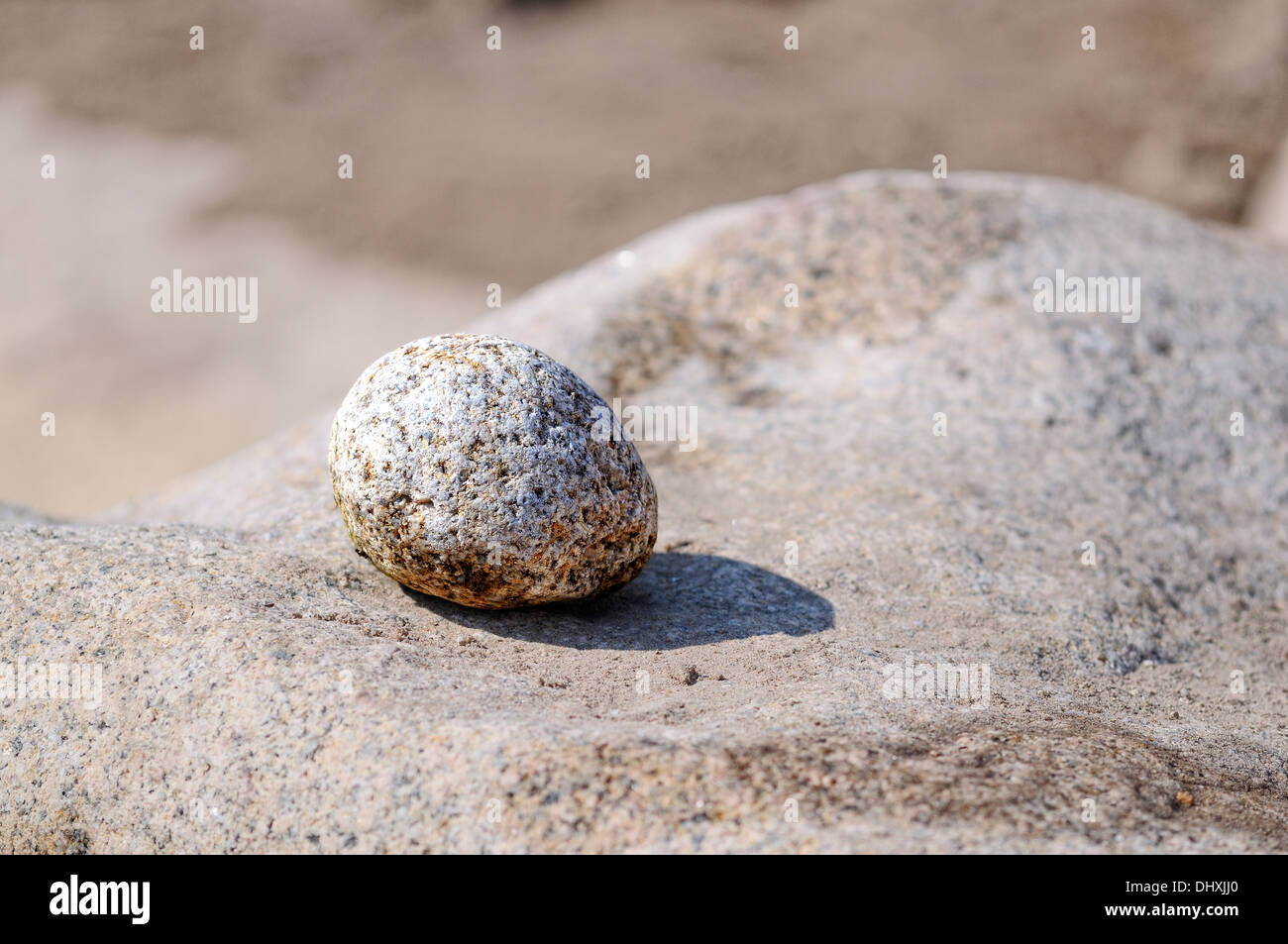 Kleiner kieselstein hi-res stock photography and images - Alamy