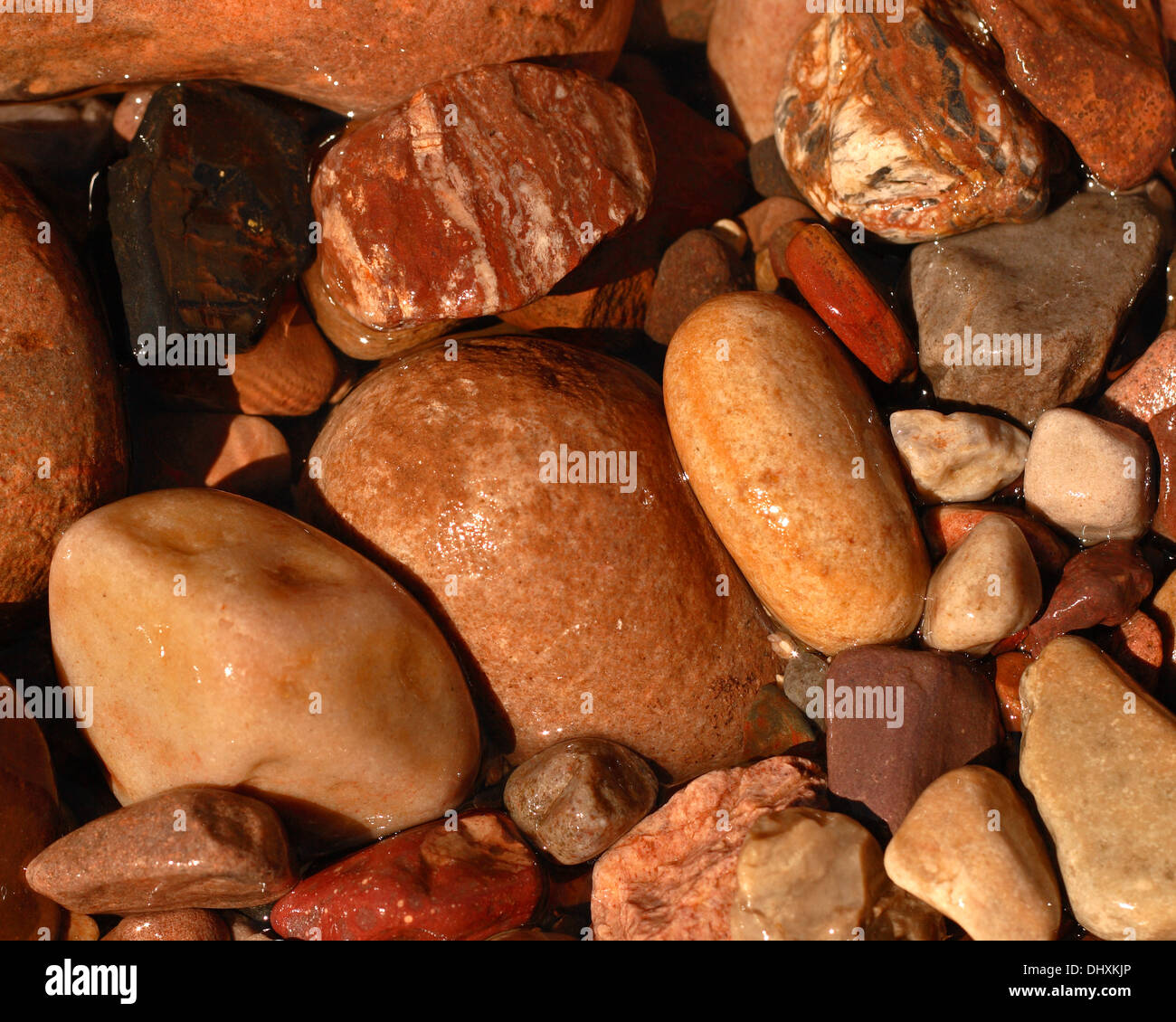 Riverside rocks hi-res stock photography and images - Alamy