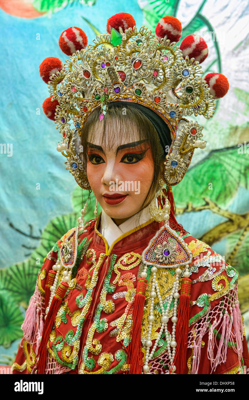 Bangkok theater hi-res stock photography and images - Alamy