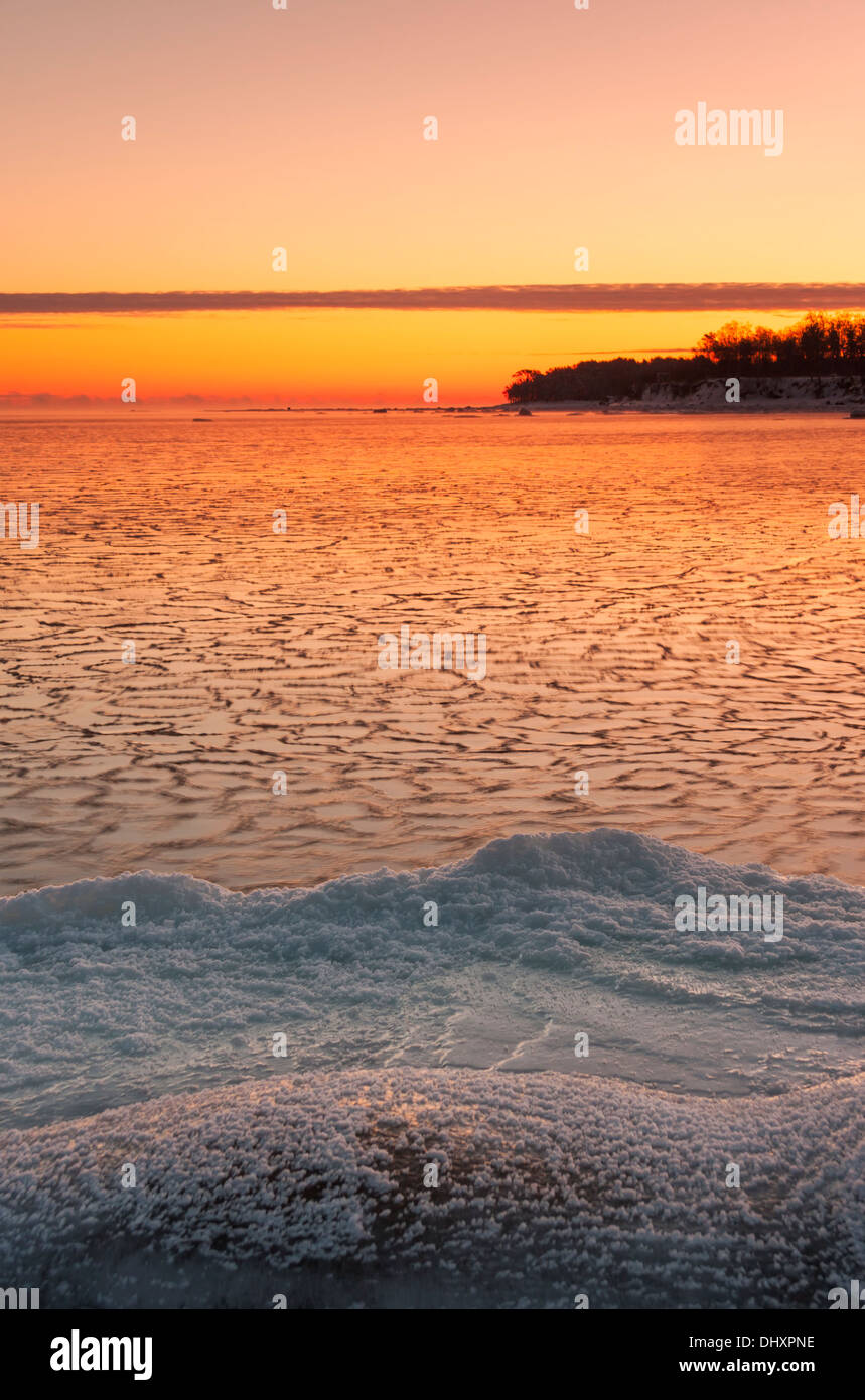 Seasonal sea ice hi-res stock photography and images - Alamy