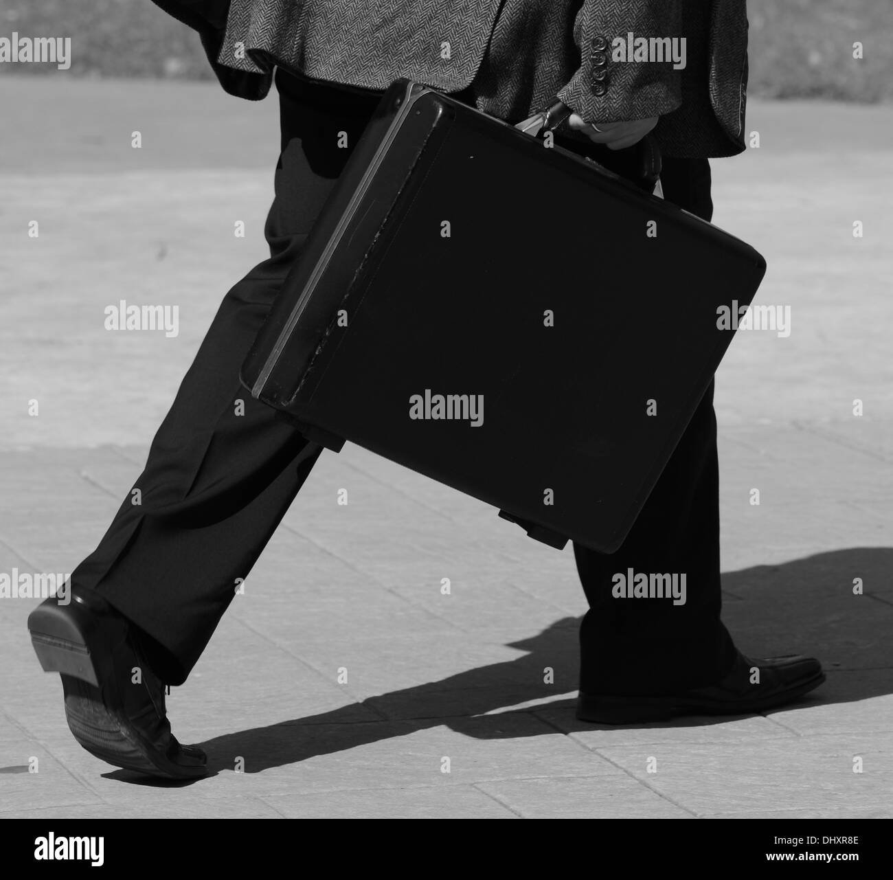 Woman walking fast bag High Resolution Stock Photography and Images - Alamy
