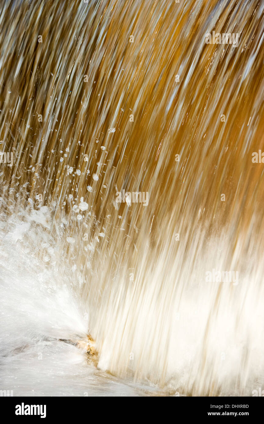 Wall of falling water Stock Photo - Alamy