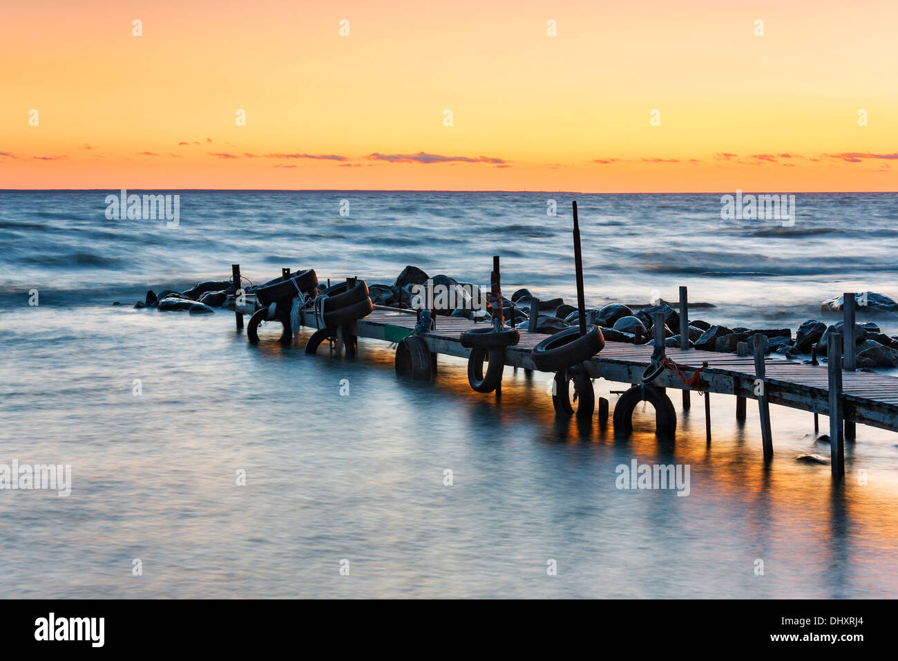 Tire bridge hi-res stock photography and images - Alamy
