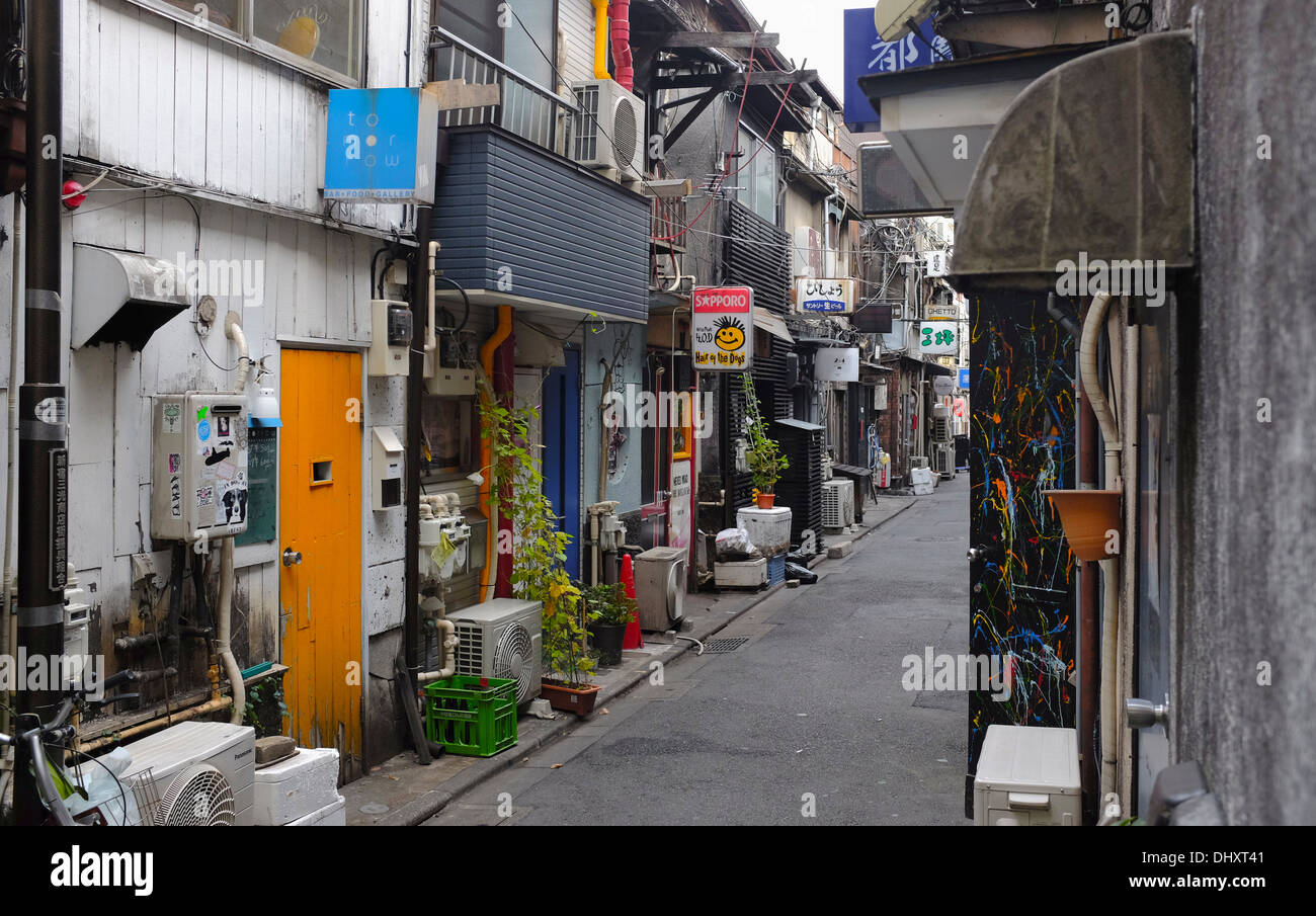 Shinjuku Golden gai street Stock Photo - Alamy