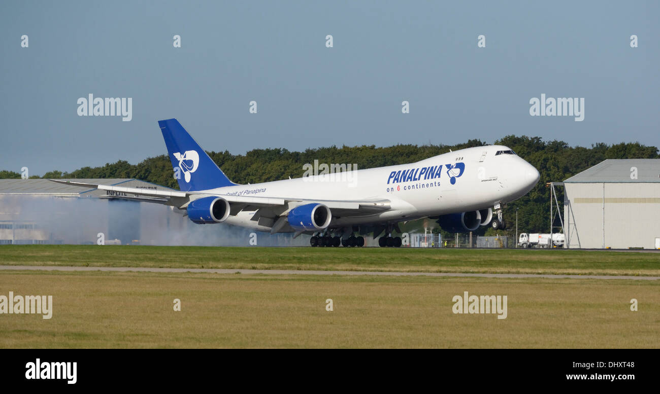 Boeing 747 Plane Landed High Resolution Stock Photography and Images ...