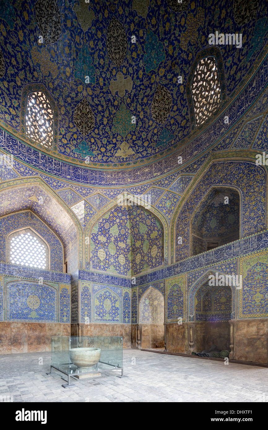 dome chamber behind side iwan, Masjid-i Shah, Isfahan, Iran Stock Photo ...