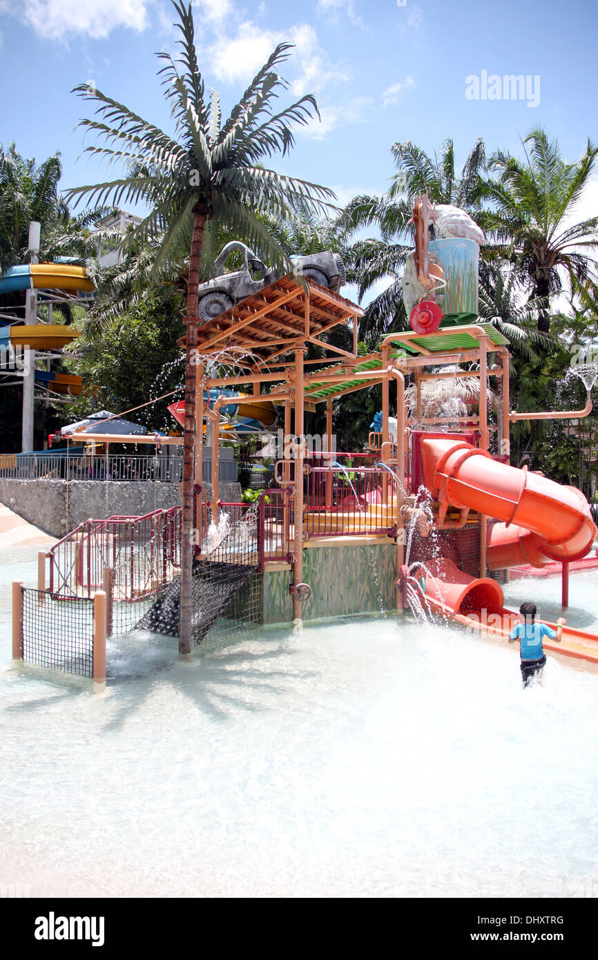 Summer fun pools slides hi-res stock photography and images - Alamy