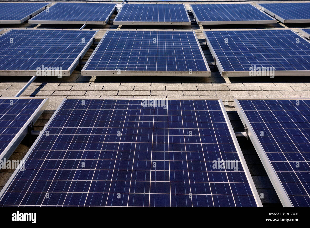 New york city solar panels hi-res stock photography and images - Alamy