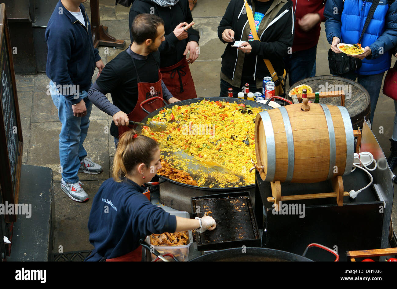 Making paella giant dish hi-res stock photography and images - Alamy