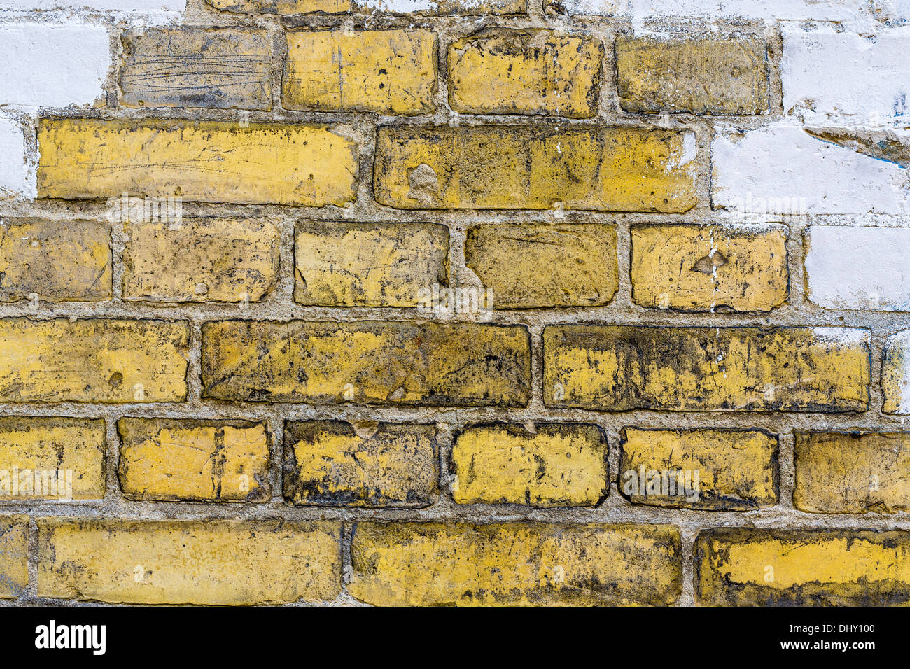 Vintage yellow brick wall hi-res stock photography and images - Alamy