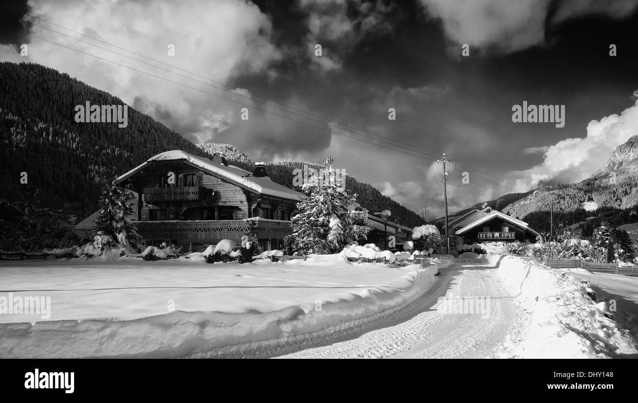 French chalet alps Black and White Stock Photos & Images - Alamy