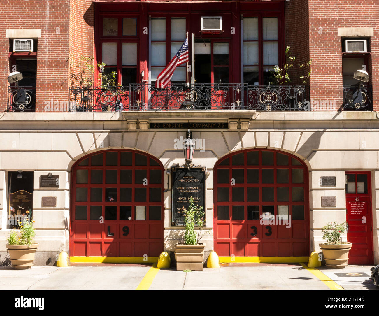 Firehouse Engine Co. 33, Ladder Co. 9 Stock Photo - Alamy